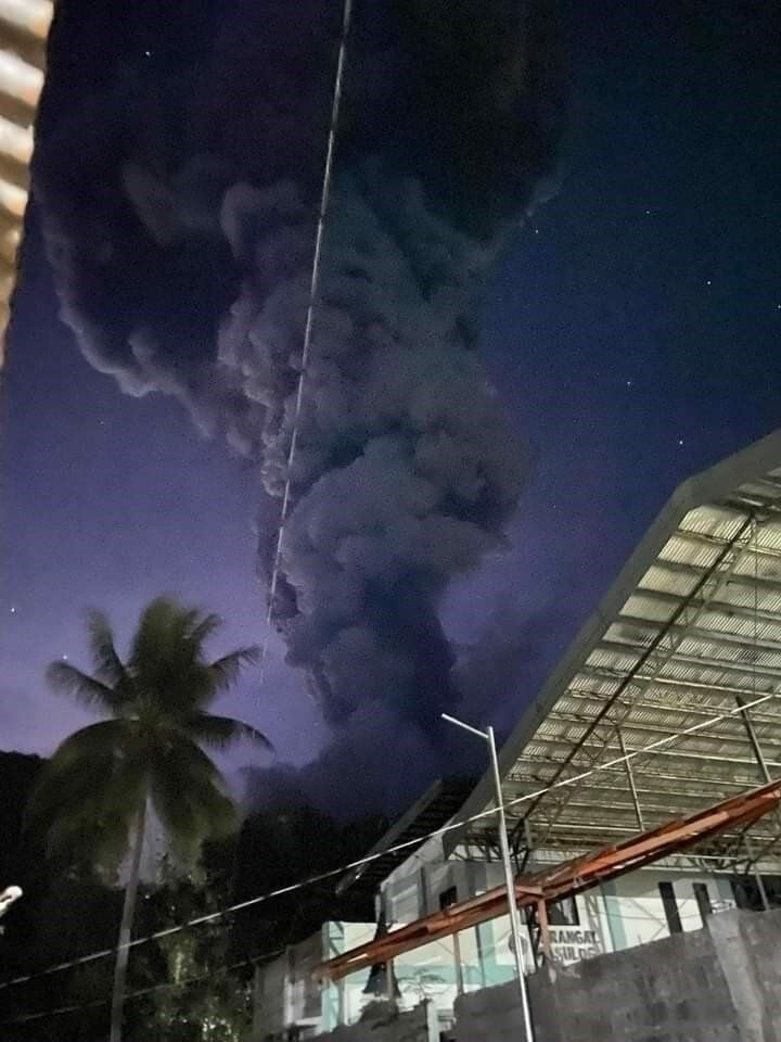 Eruption at Kanlaon Volcano in the Philippines: Alert level raised – WorldWideHeadline